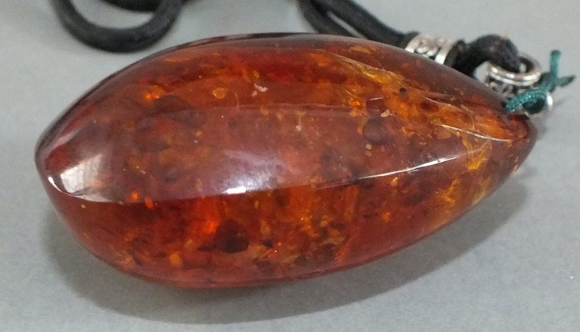 Large Amber Pendant From Burma (5.6cm X 3.5cm X 2.5cm) - Etsy