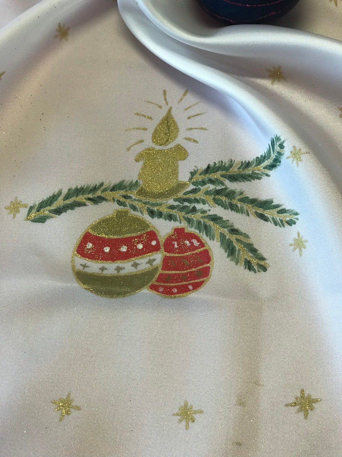 Vintage Satin Tablecloth / 1980s Vintage Table Topper / Hand Painted ...