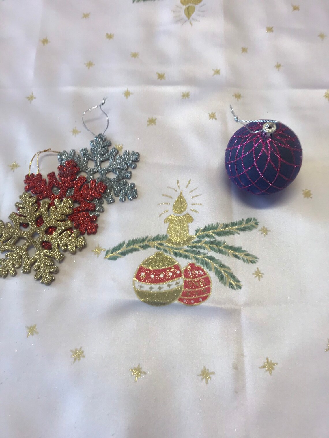 Vintage Satin Tablecloth / 1980s Vintage Table Topper / Hand Painted ...