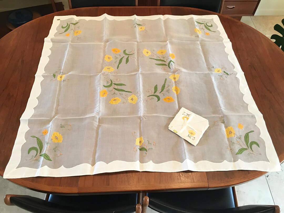 Madeira Embroidered Linen Tablecloth Poppies 42” Square/4 Napkins ...