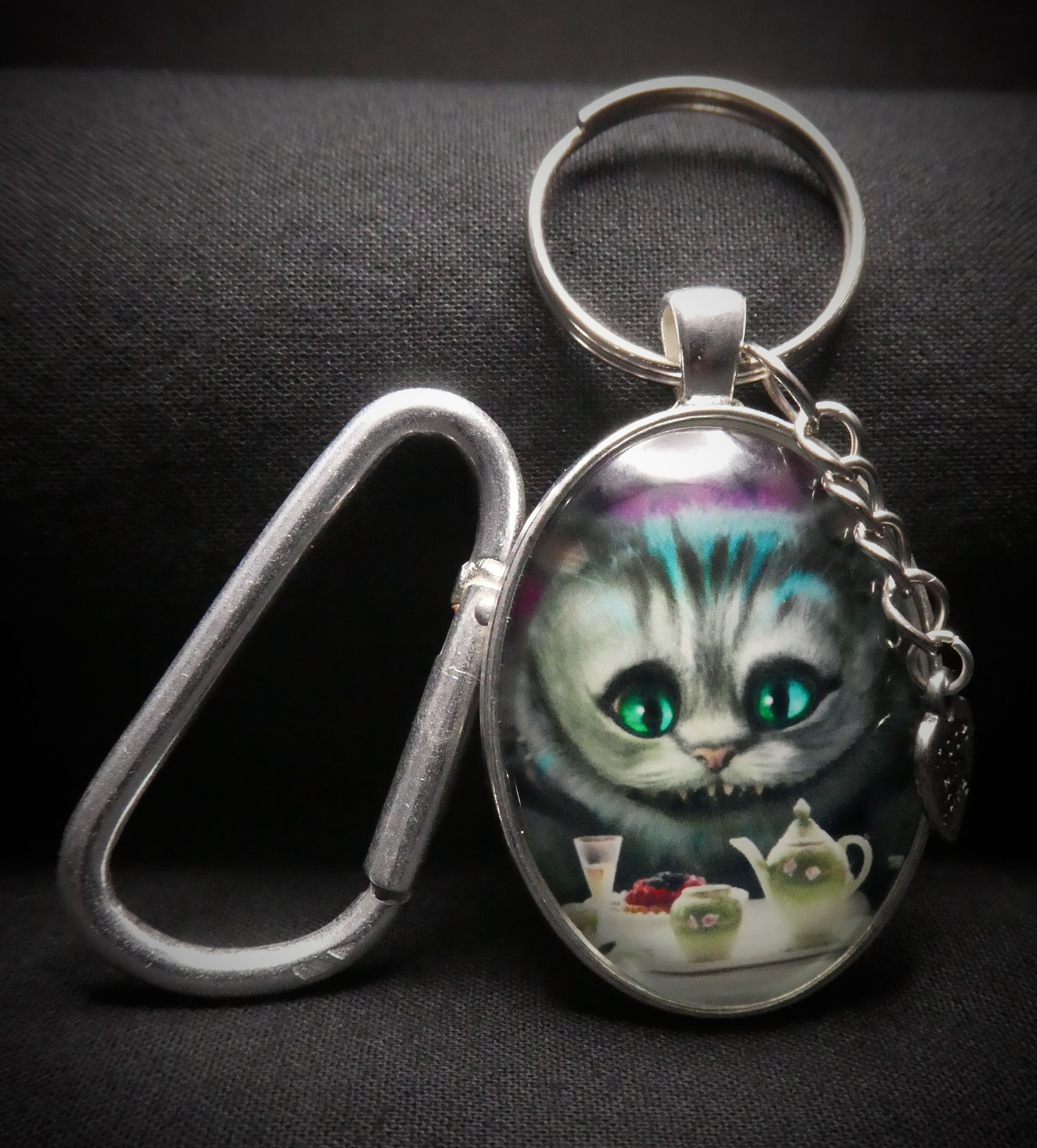 Alice in Wonderland Pendant/keychain - Etsy