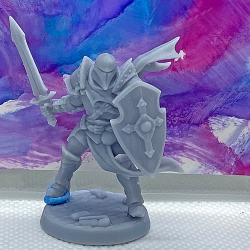 Paladin Male Miniature for Dungeons and Dragons - Etsy