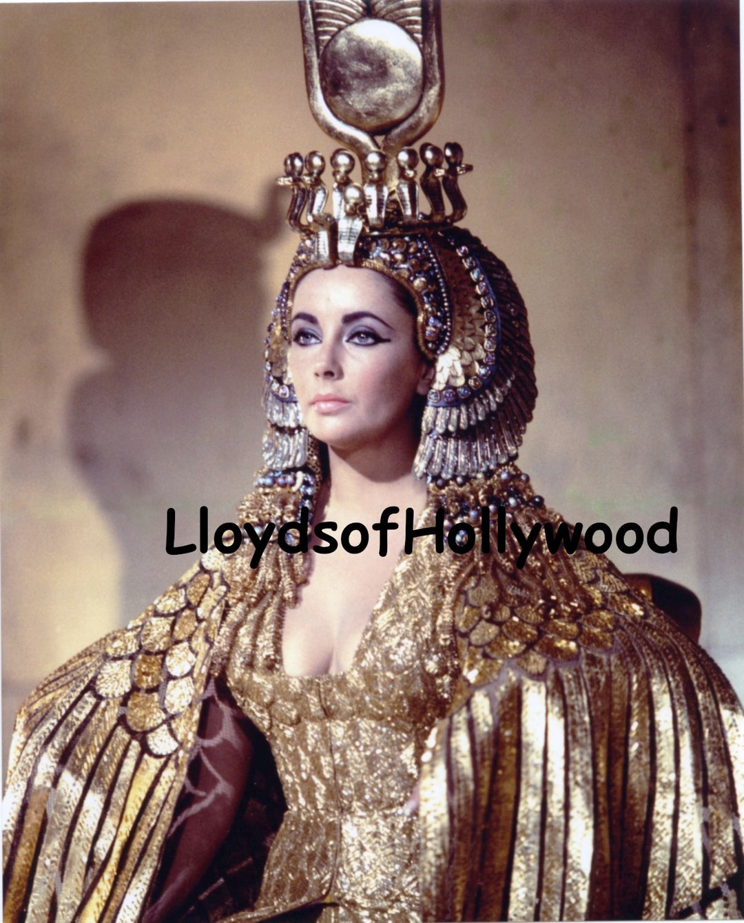 Elizabeth Taylor Wearing the Entrance Into Rome Gold Costume on Set of ...