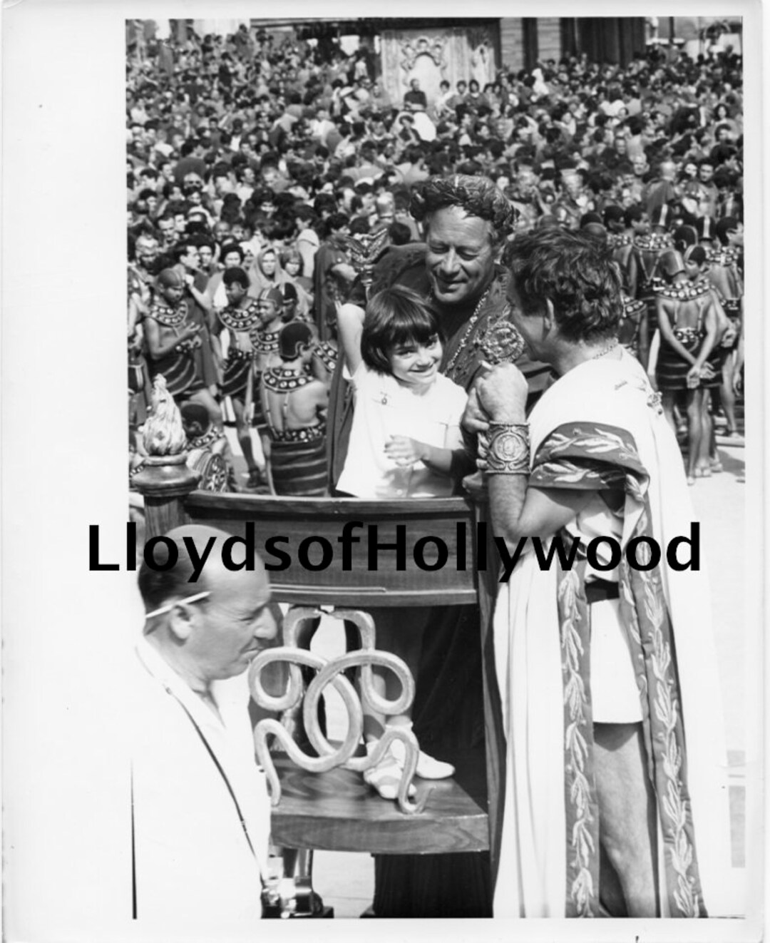 Elizabeth Taylor Cleopatra Richard Burton Smoking Rex Harrison on Set ...