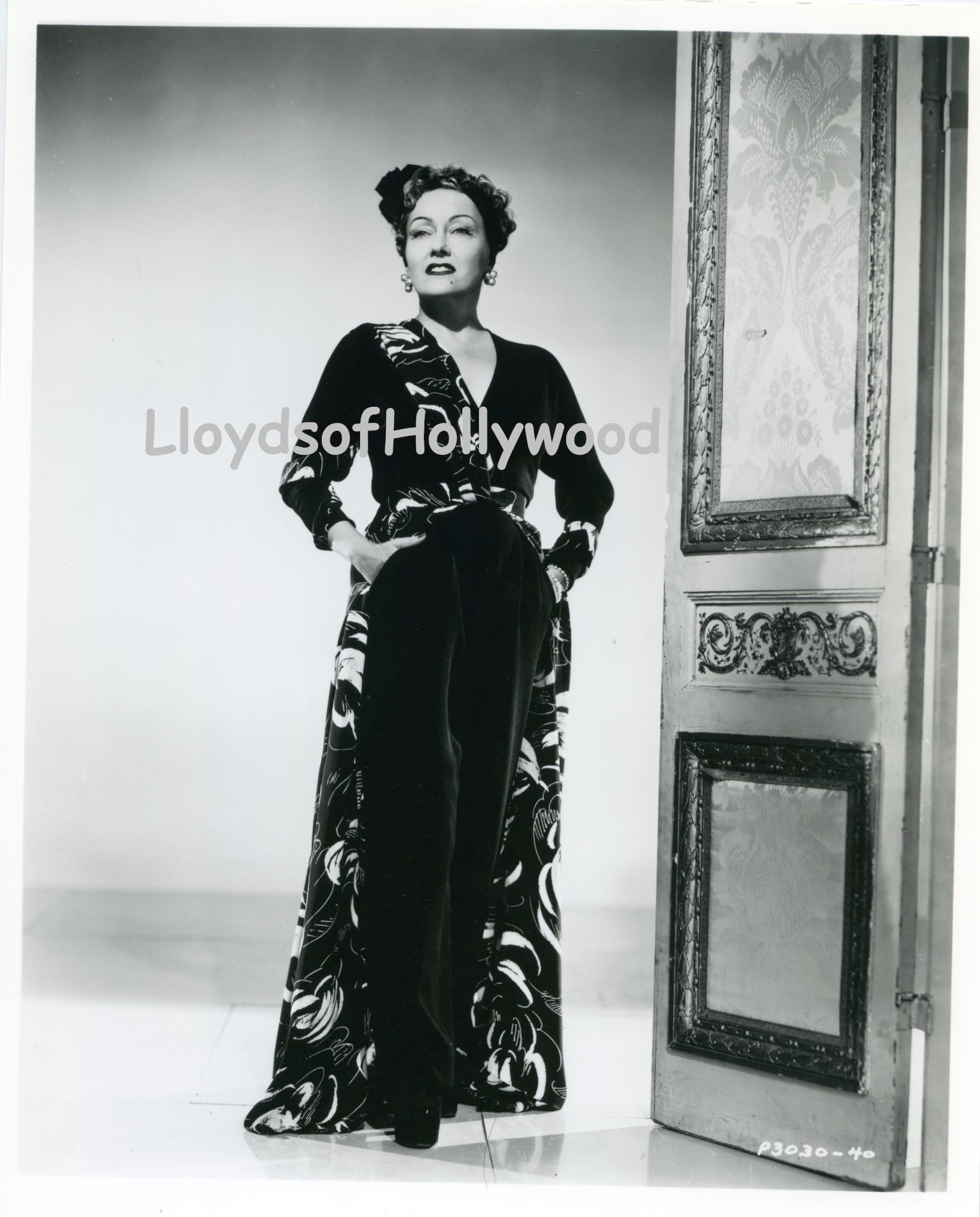 Gloria Swanson Norma Desmond Wearing Edith Head Sunset Blvd Wardrobe ...