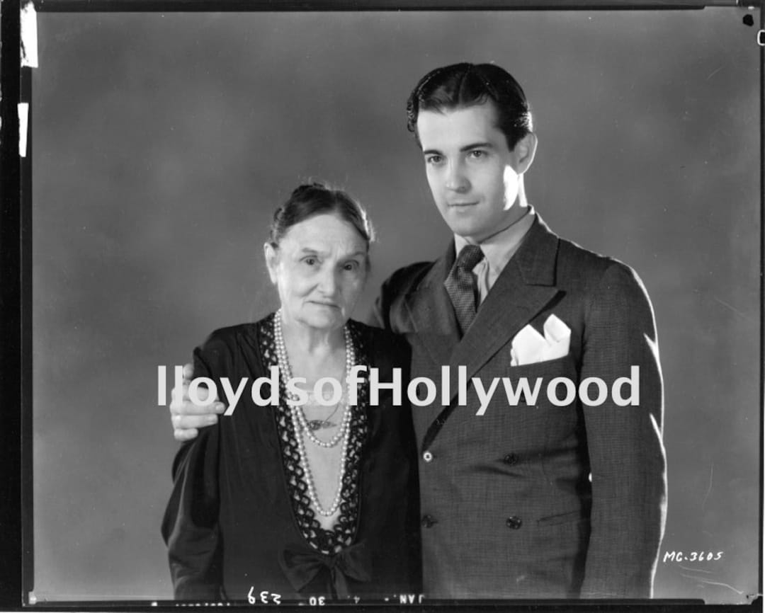 Ramon Novarro Star del cinema muto con fan che ha vinto il concorso ...