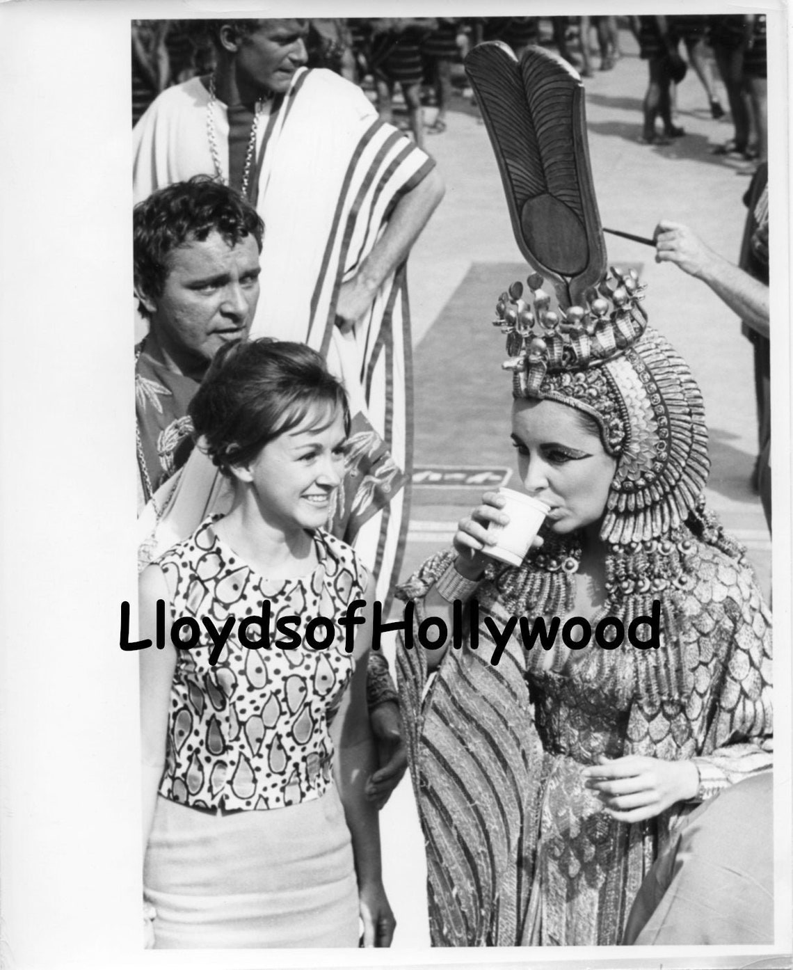 Elizabeth Taylor Richard Burton Cleopatra Coffee Break in Rome on Set ...