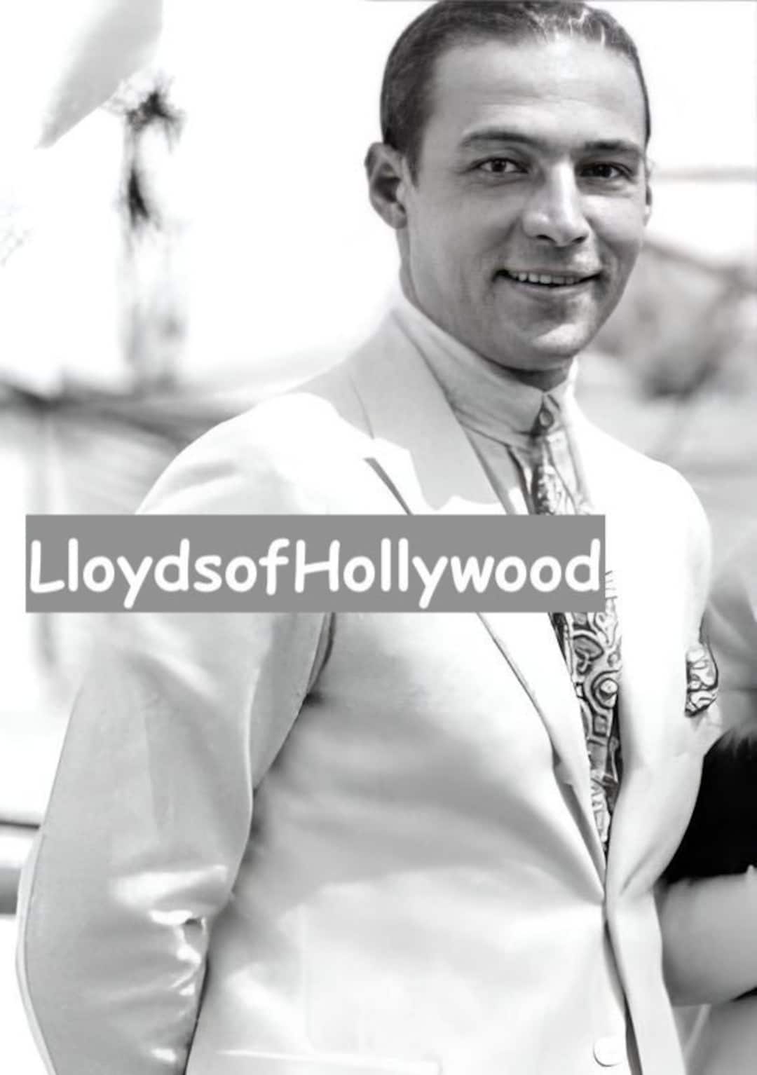 Rudolph Valentino Handsome Hollywood Silent Film Star Actor Dressed in ...