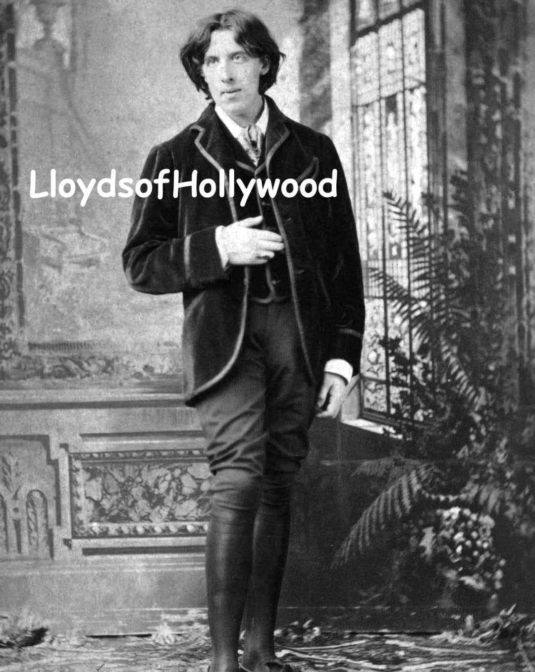 Oscar Wilde Irish Author, Poet, and Playwright Icon English Gentleman ...