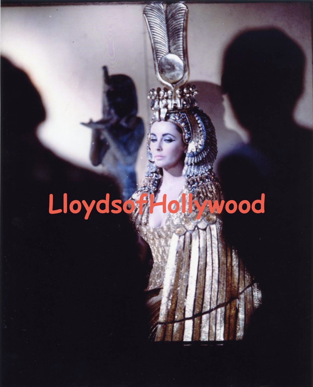 Elizabeth Taylor Cleopatra Wearing the Entrance Into Rome Gold Costume ...
