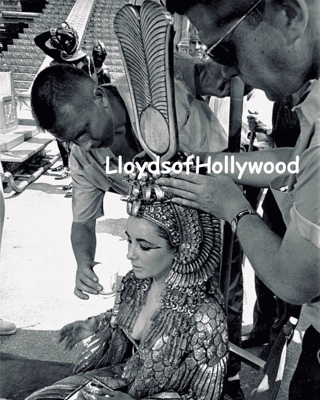 Elizabeth Taylor Cleopatra Gold Costume on Set Entrance Into Rome ...