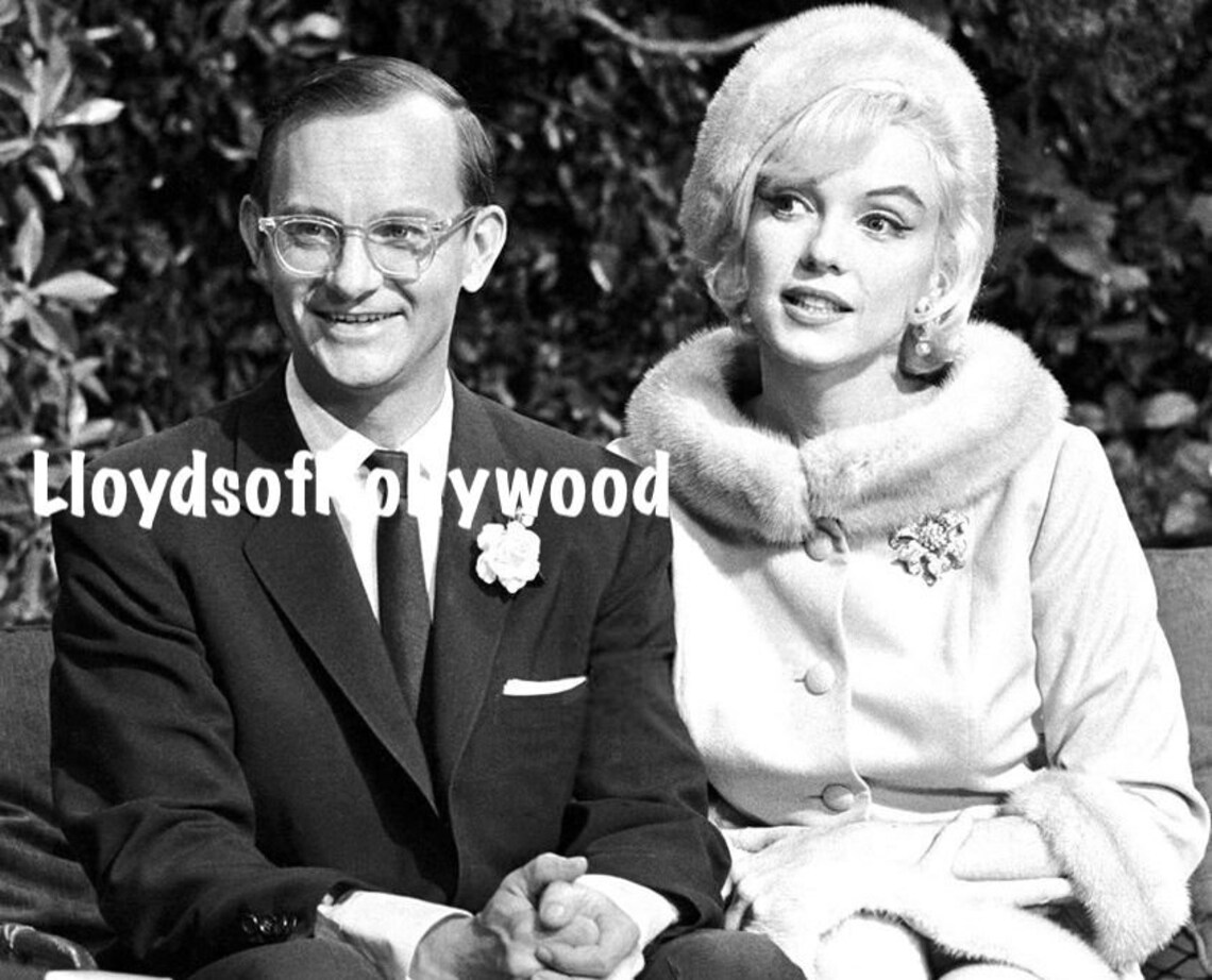Marilyn Monroe Wearing Jean Louis With Wally Cox on Set Doomed Movie ...