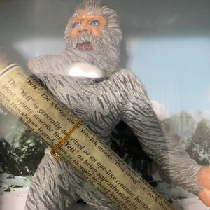 Yeti the Abominable Snowman Figure Shadowbox With Panoramic Display ...