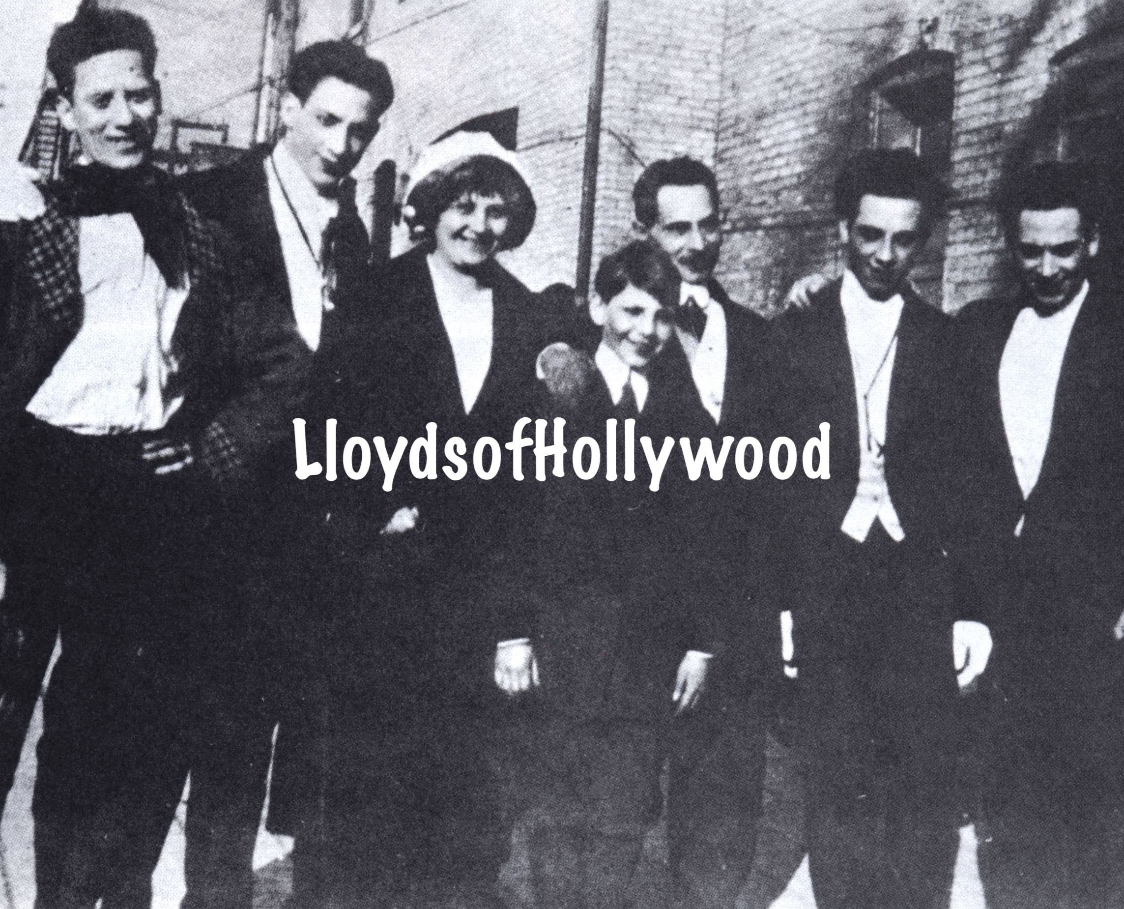 Marx Brothers Whole Family From Left Groucho- Gummo - Minnie Mother ...