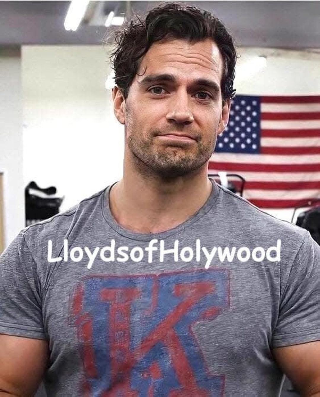 Henry Cavill Handsome Superman Actor Muscular Hunk Gym Workout ...