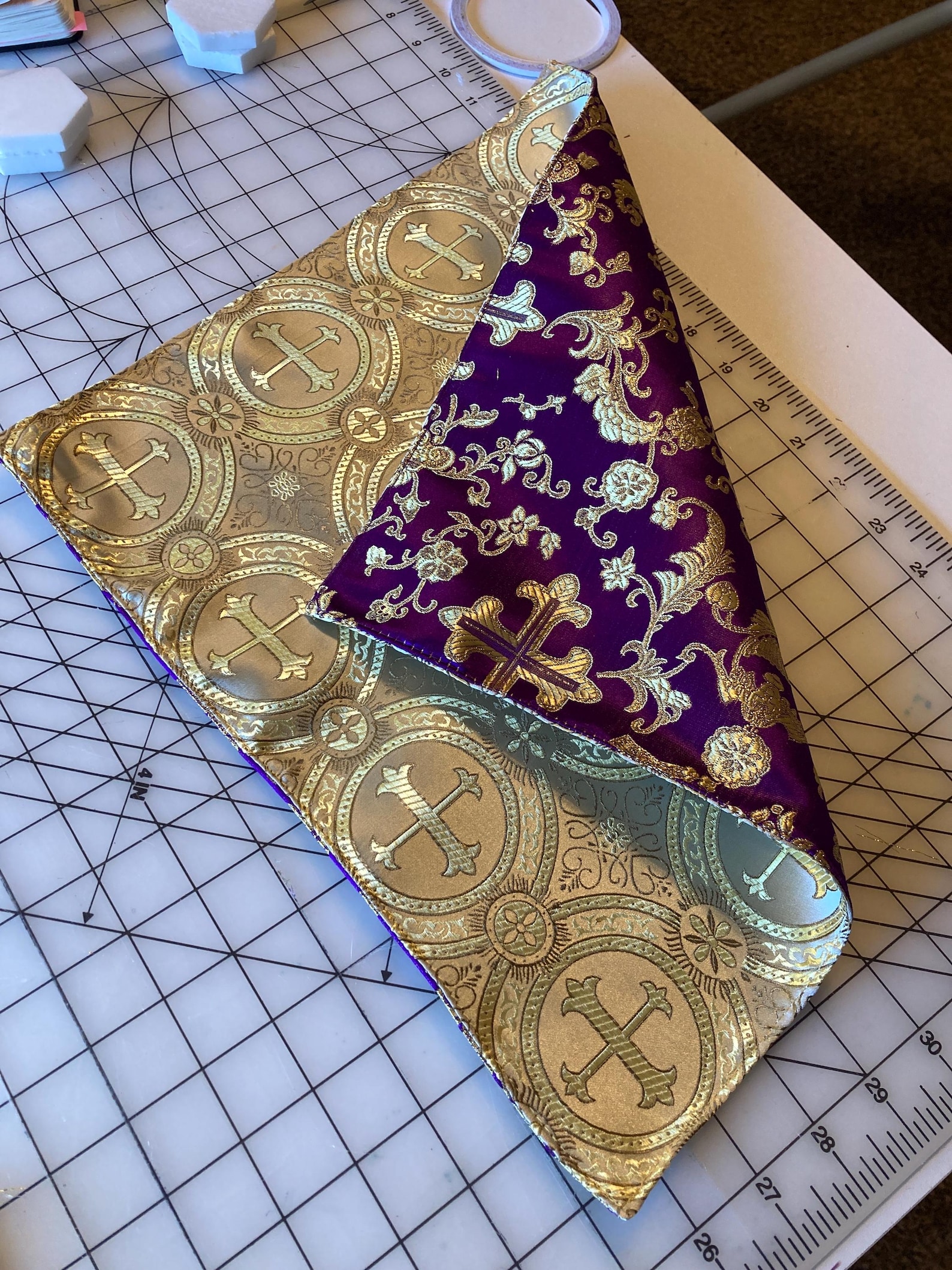 Reversible Liturgical Altar Cloths: Red/green & Purple/white Brocade ...