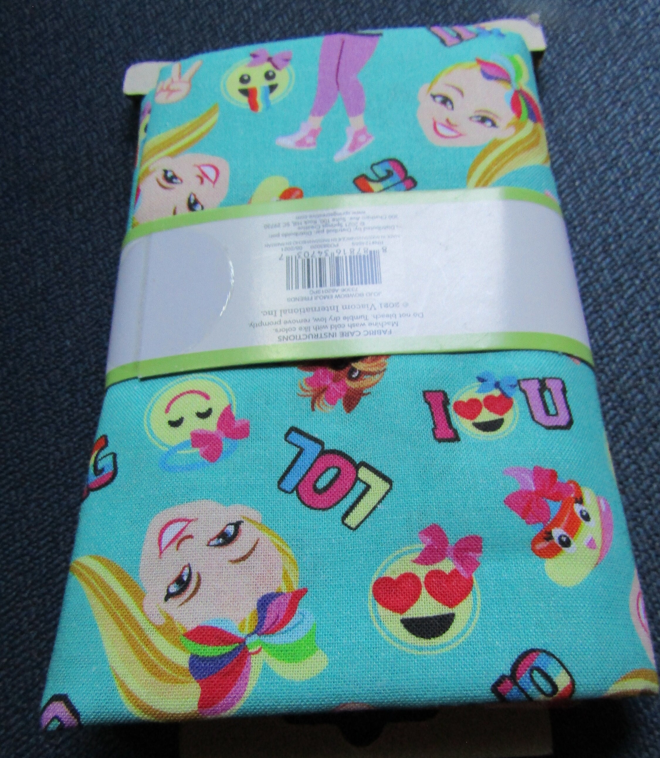 Material/fabric 1 Yd X 43 Nickelodeon Jojo Siwa Springs Creative Cotto ...