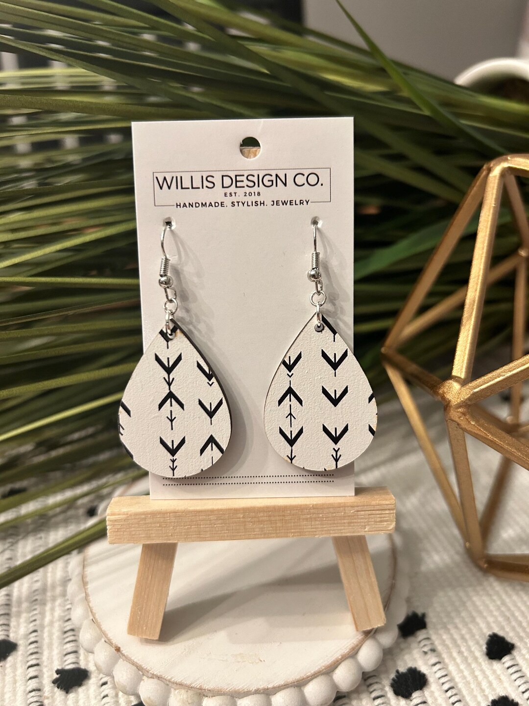 Black and White Wooden Arrow Teardrop Earrings - Etsy