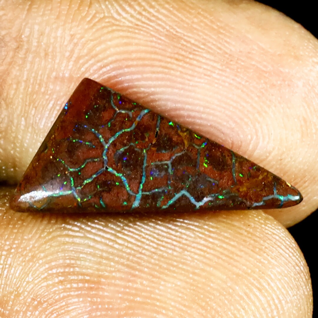 4,76 ct Wunderschöne Fancy Form 19 x 9 mm Multi Color Australischer Koroit Boulder Opal ...