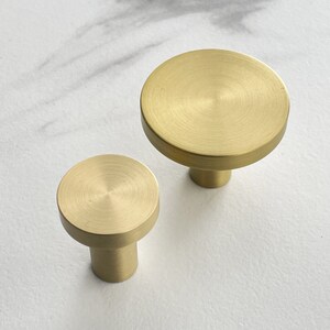 Saffle // Contemporary Brass Round Circle Knobs Modern Scandinavian ...