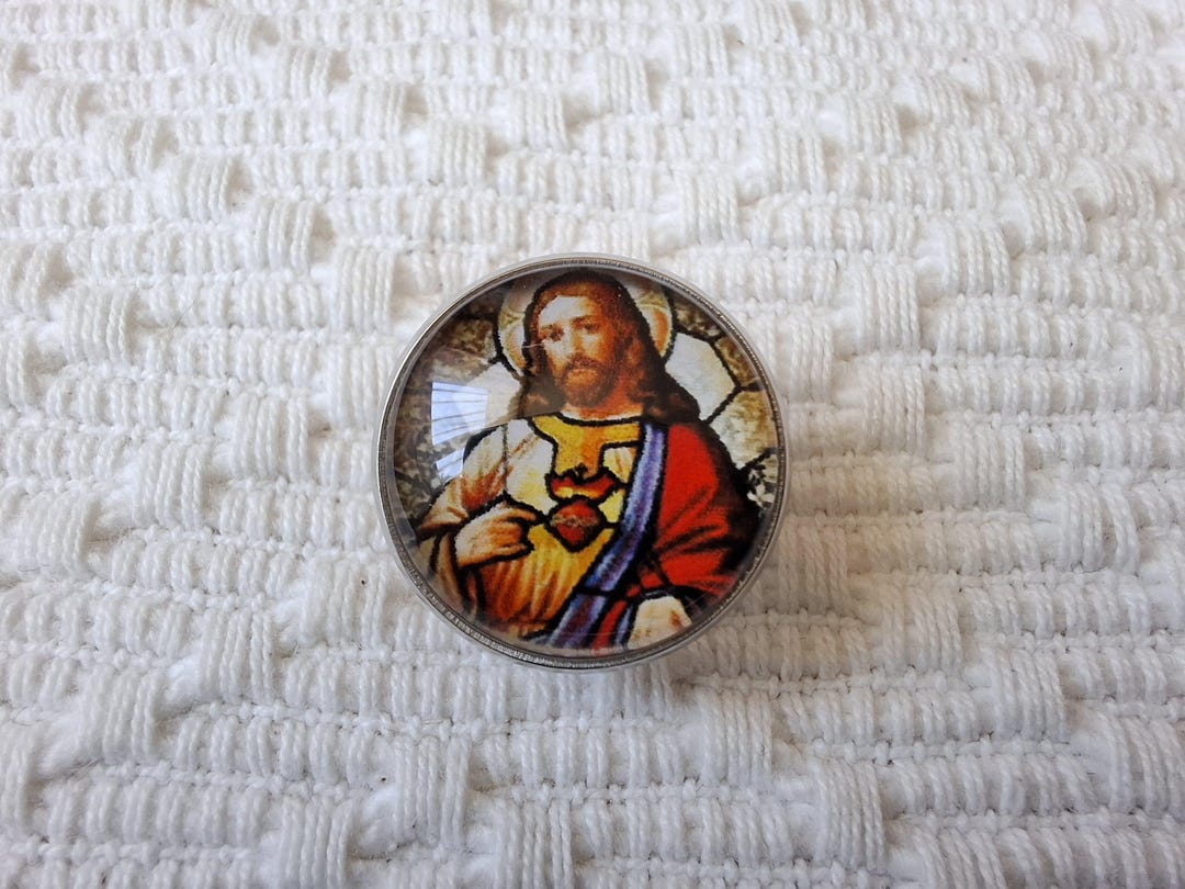 Small Christian Jesus Pin Badge - Etsy