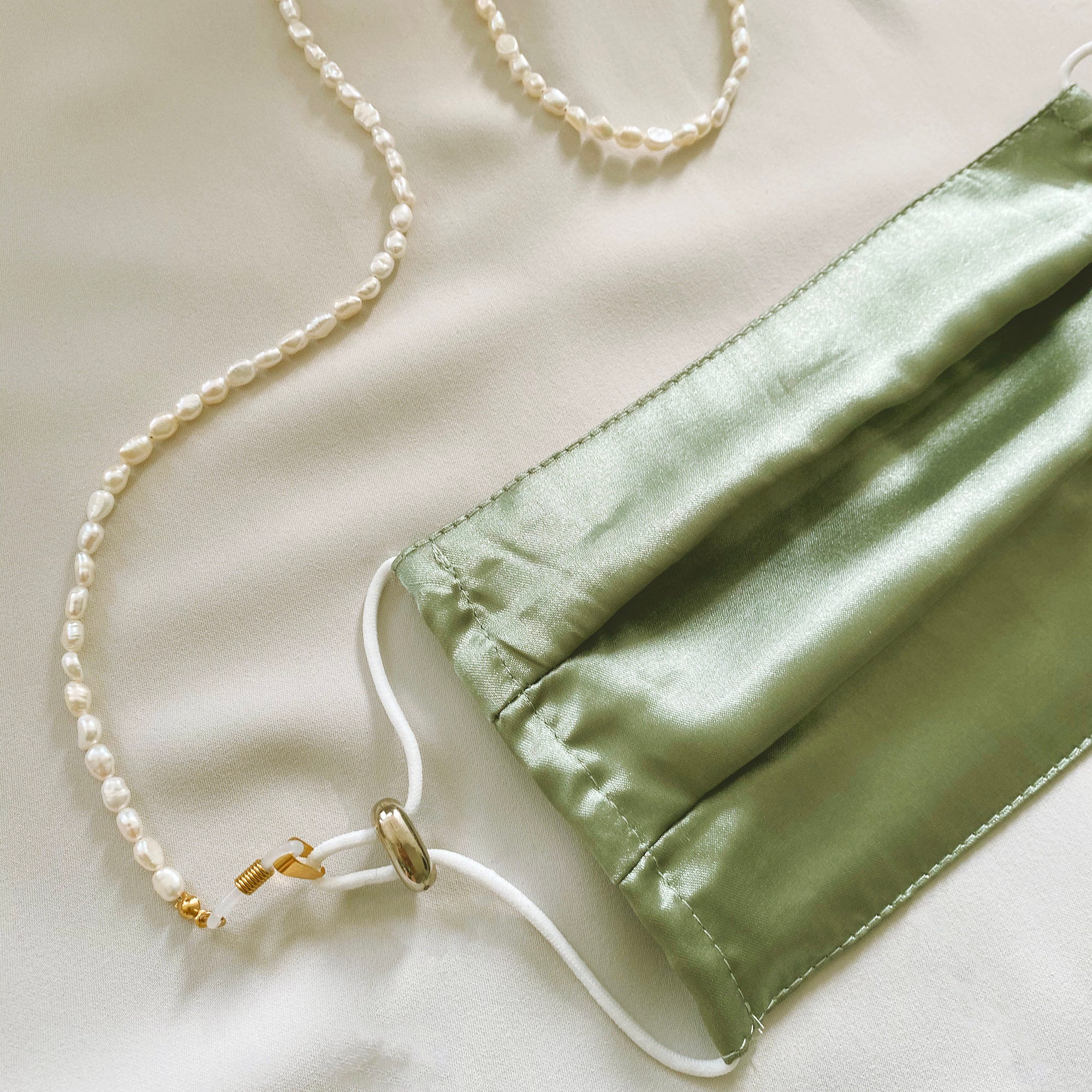 Pearl Mask Chain, Gold Pearl Neck Chain, Pearl Necklace, Sunglasses ...