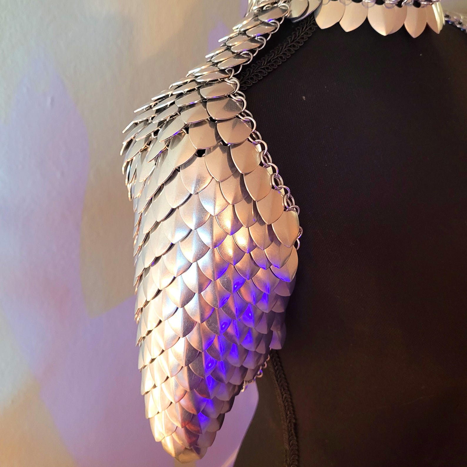 Silver Scalemail Pauldrons and Collar - Etsy