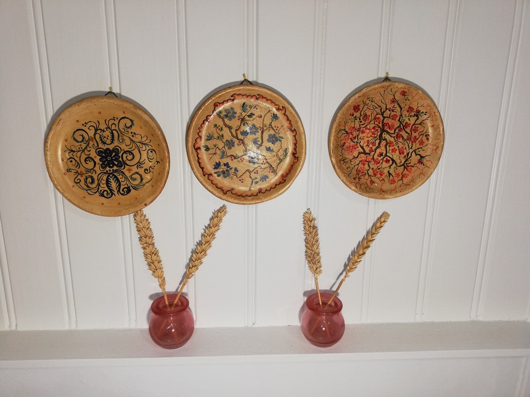 Small Hand-painted Plaster Plates / Wall Plates / Flower Plates / Wall ...