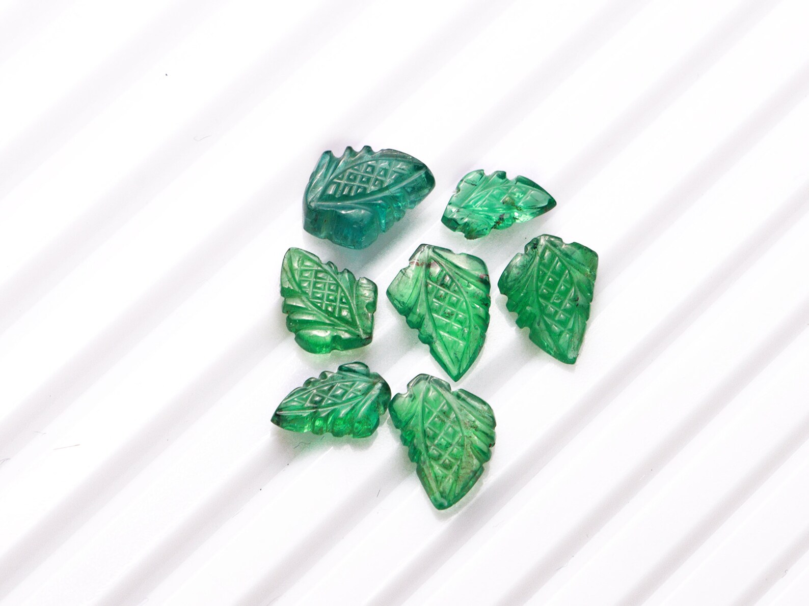 Green Emerald Leaf Carving Loose Gemstone 4.58 Mm to 7x10.5 - Etsy