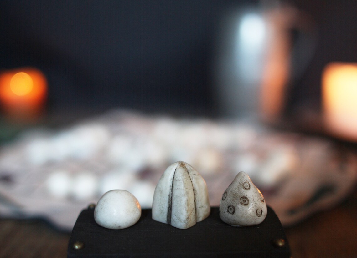 Hnefatafl, Traveller's Playing Set - Portable Medieval Viking Chess - Etsy