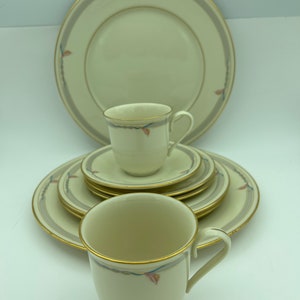 Vintage 9-piece Lenox Gramercy Calla Lily Pattern Dinnerware Set ...