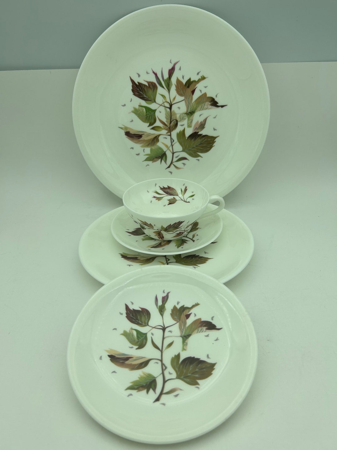 Vintage Wedgwood Bone China England Wakefield Pattern #4221 5-piece ...