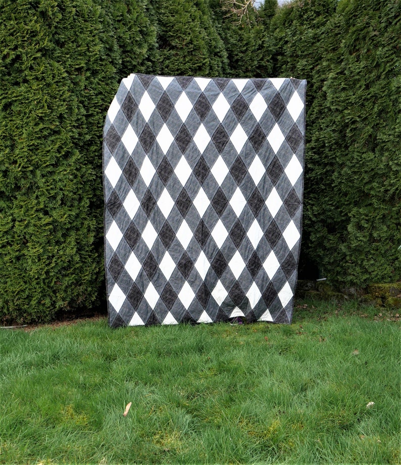 Farmhouse Plaid Quilt Pattern - Diamond Plaid Pattern - Buffalo Check ...