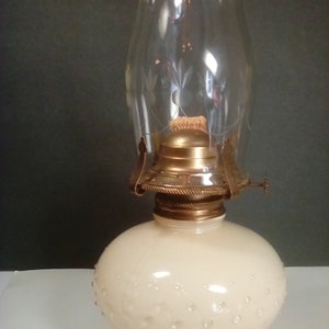 Beautiful Vintage Cream Color Glass Oil/ Kerosene Lamp - Etsy