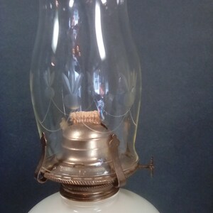 Beautiful Vintage Cream Color Glass Oil/ Kerosene Lamp - Etsy