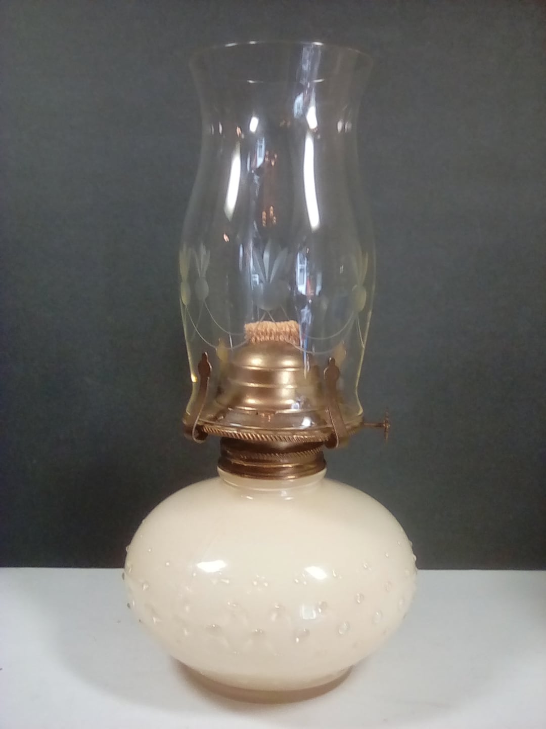 Beautiful Vintage Cream Color Glass Oil/ Kerosene Lamp - Etsy