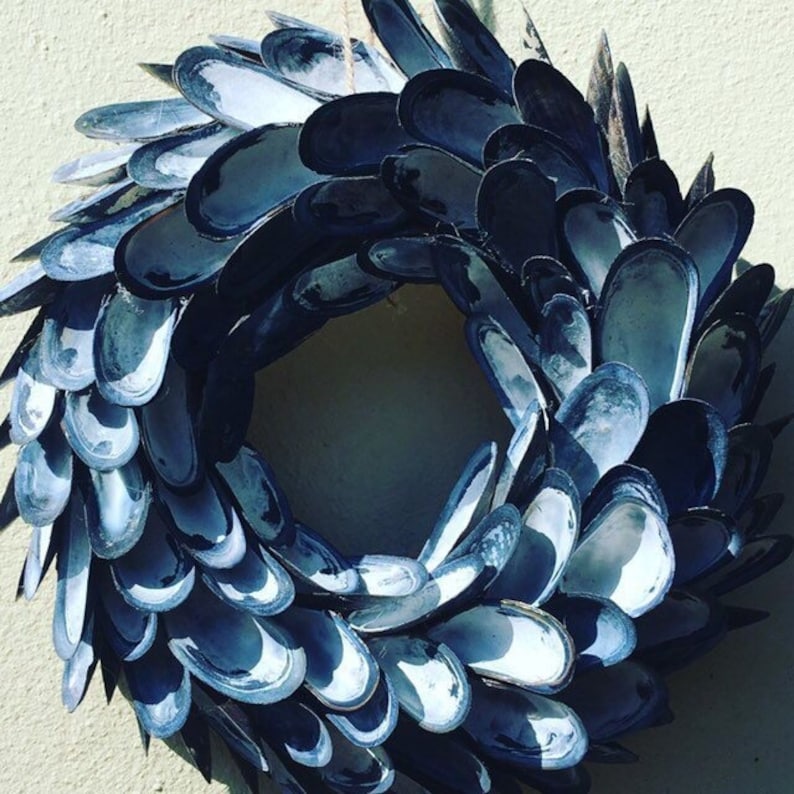 Mussel Wreath, Wreaths Made With Seashells, Wreaths for Beach Homes ...