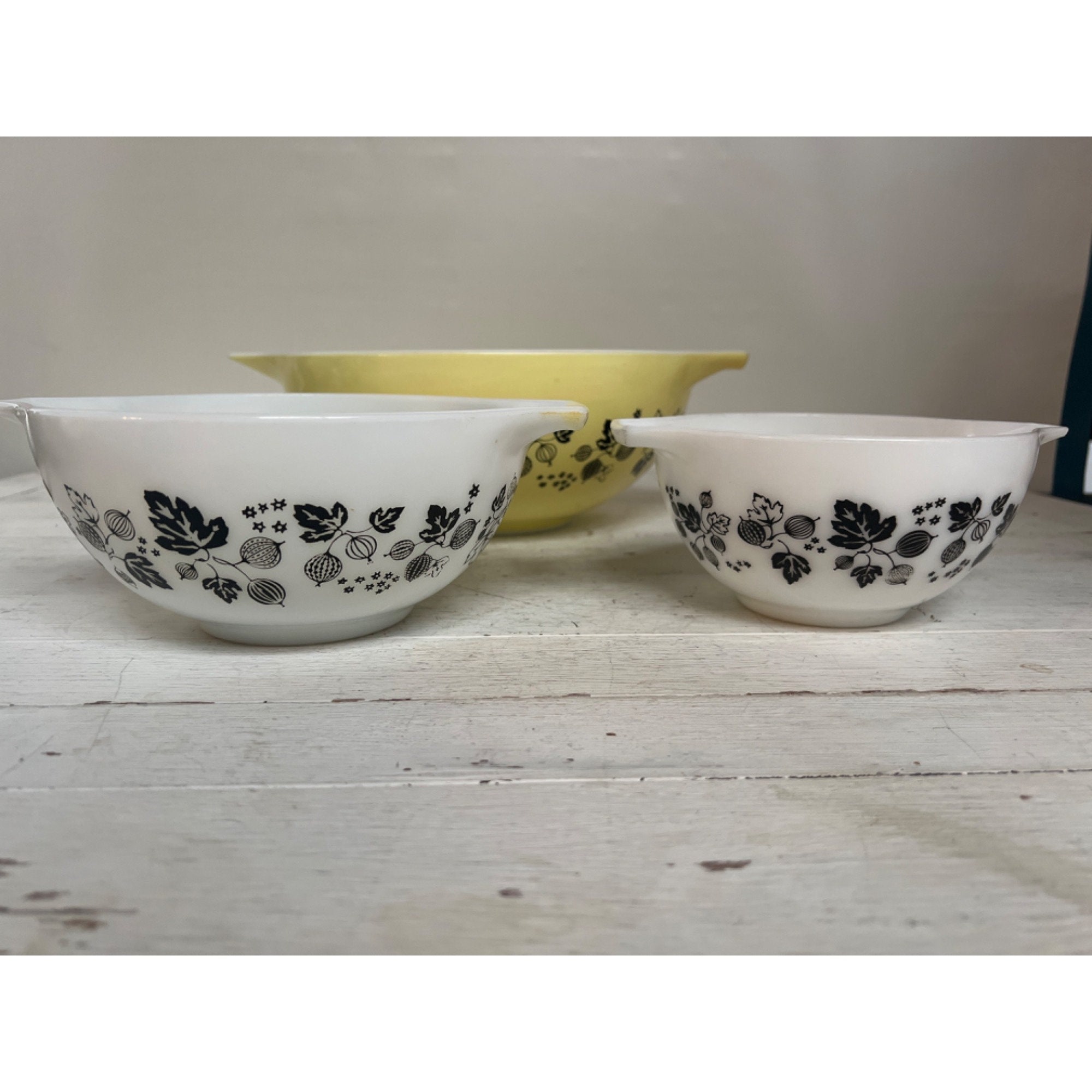 Vintage Pyrex Set of 3 Mixing Bowls 50s/60s Gooseberry Pattern - Etsy