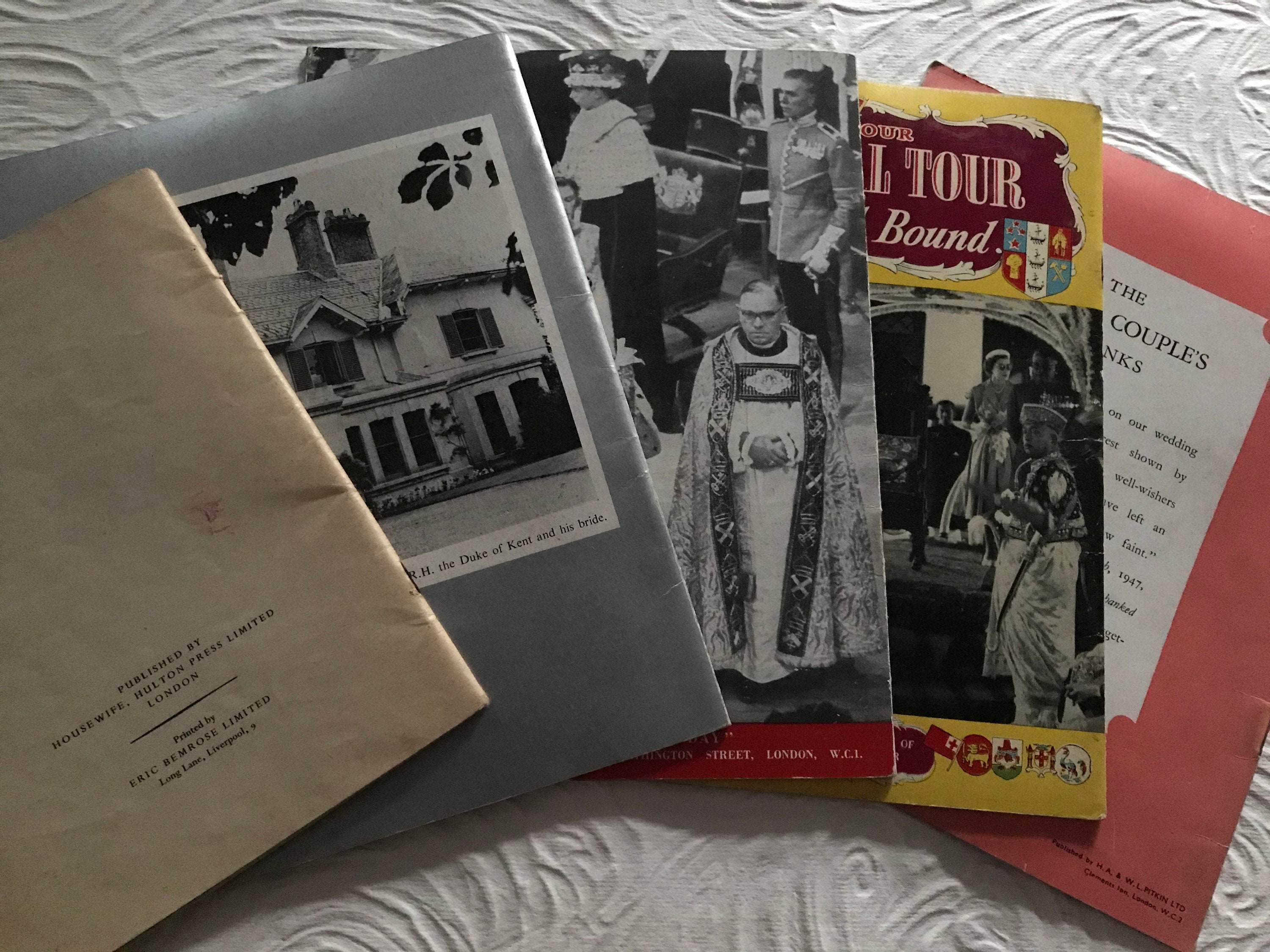 4 X Commemorative Booklets of Historical Royal Occasions 1 - Etsy Singapore