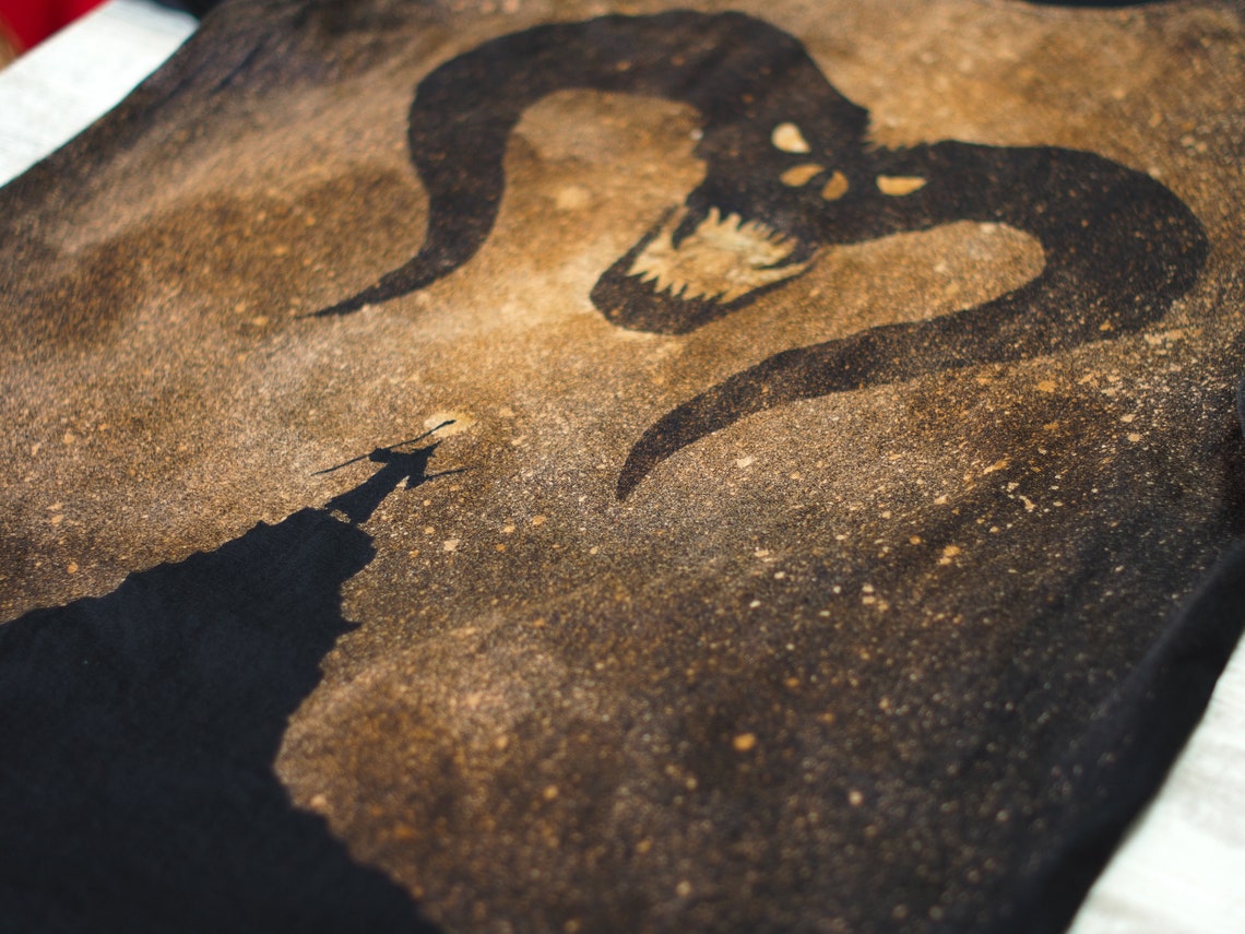 Lord of the Rings Gandalf and Balrog Fight T-shirt - Etsy