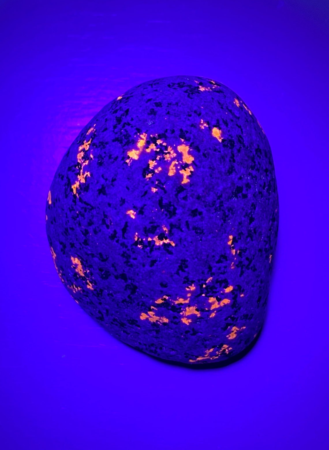 UV Reactive Yooperlite Stone 166g - Etsy