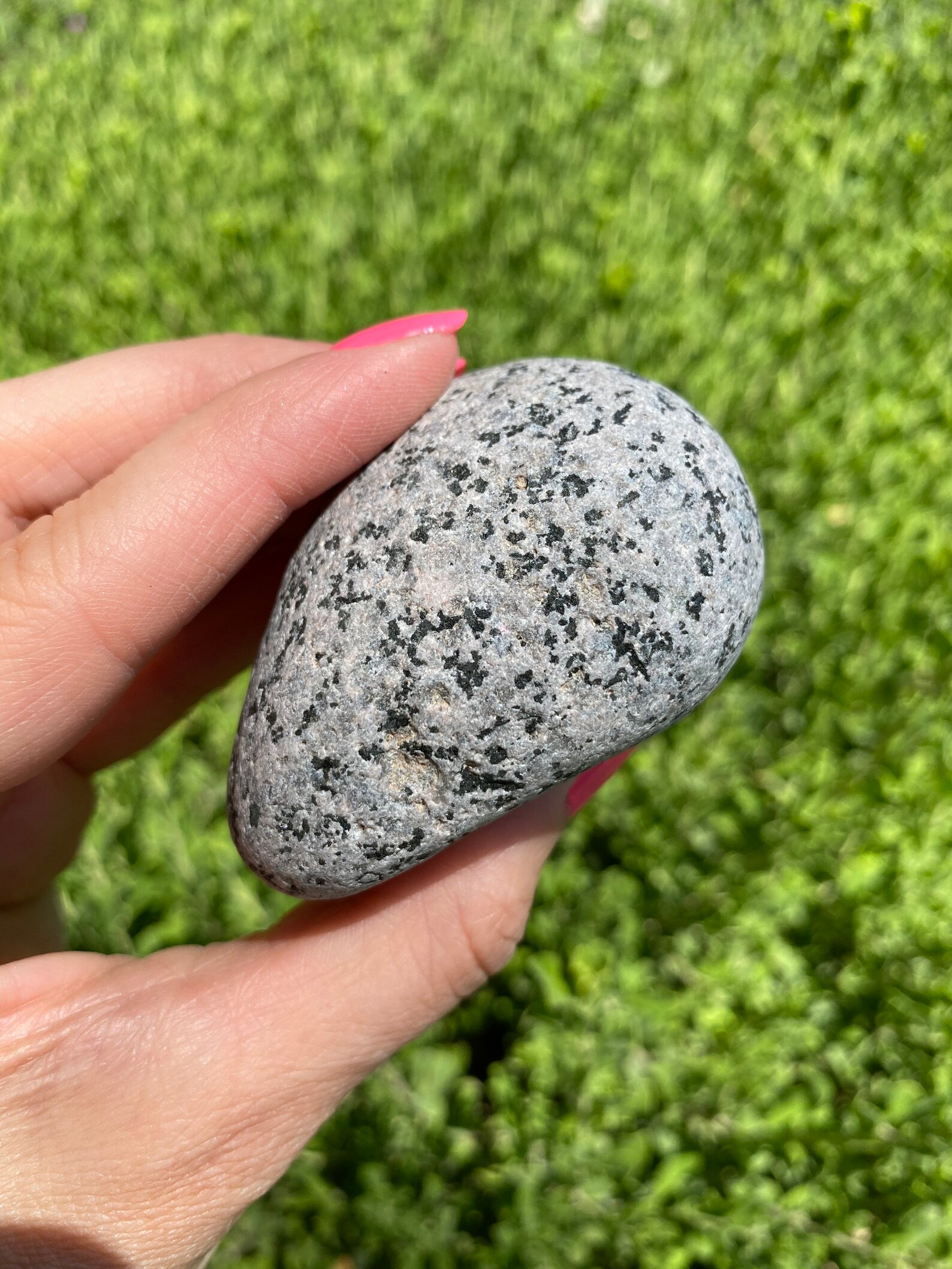 UV Reactive Yooperlite Stone 166g - Etsy