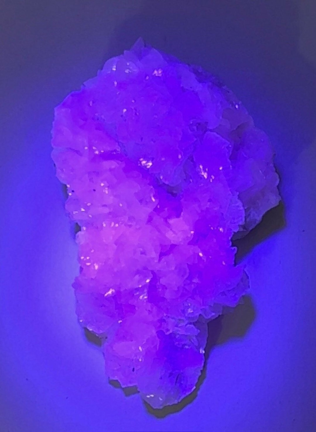 UV Reactive Pink Mangano Cluster 147g - Etsy