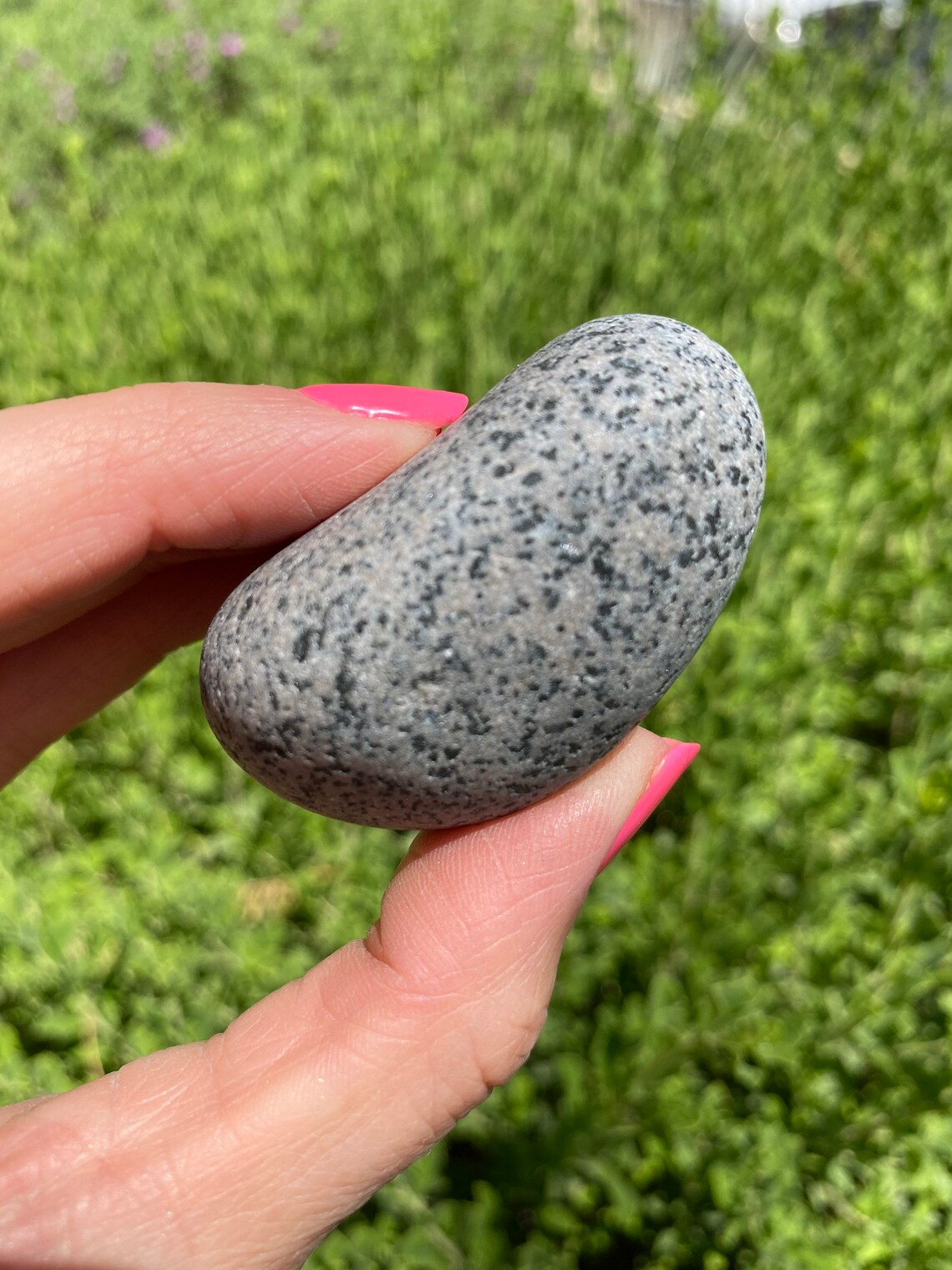 UV Reactive Yooperlite Stone 85g - Etsy