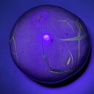 UV Reactive Half Septarian Dragon Egg Geode W/stand - Etsy