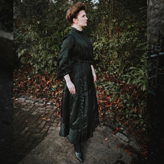 Antique Edwardian Art Nouveau Silk Mourning Dress 19… - Gem