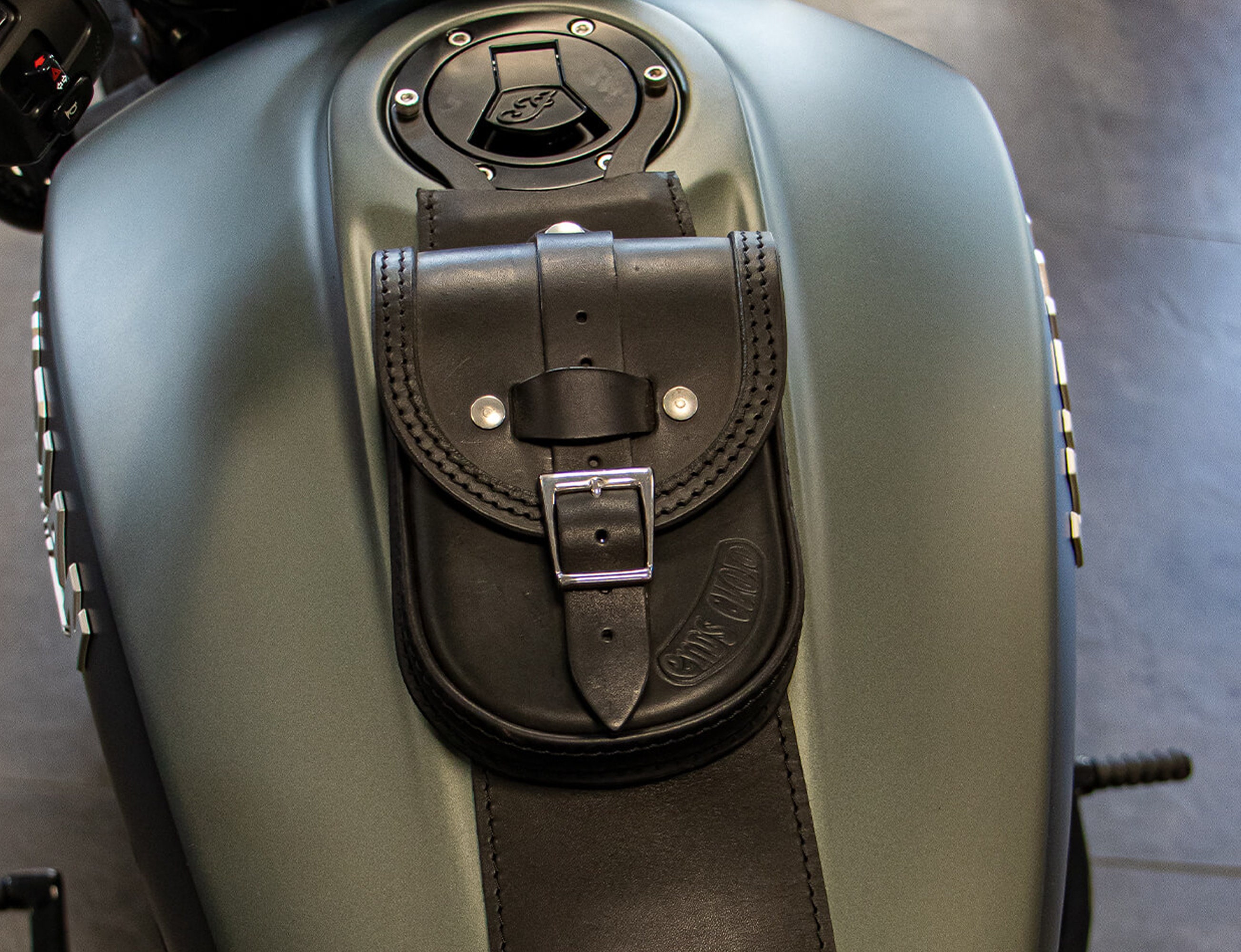 Detachable Leather Tank Bag: Indian Scout Bobber, Rogue, Sixty - Etsy