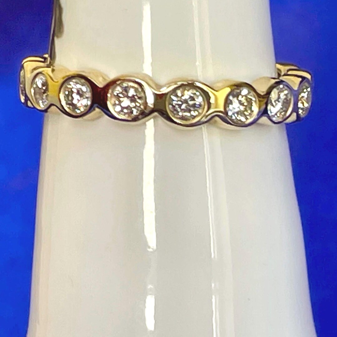 A Stunning Vintage 1CT Full Eternity Natural Diamond Ring 18ct Gold ...