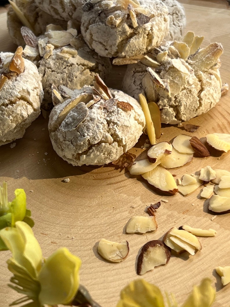 10 Italian Almond Cookies Biscuits (amaretti) - Etsy