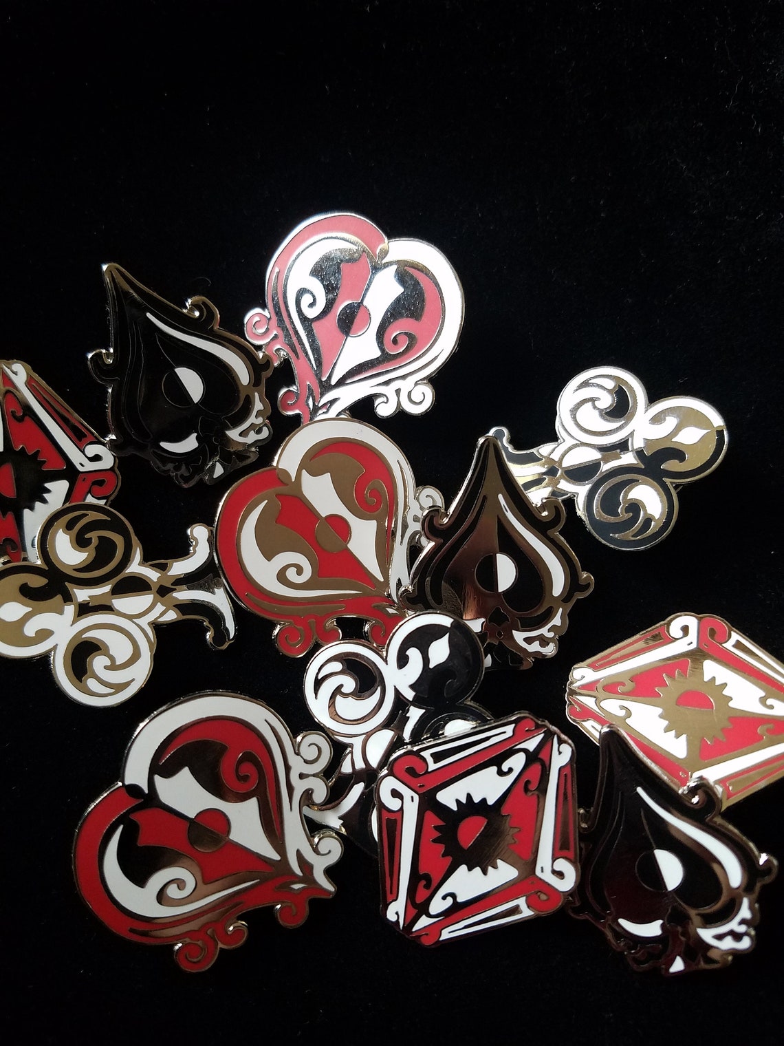 King of Hearts Enamel Pin - Etsy